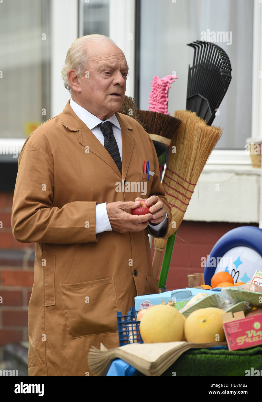 David jason del boy hi-res stock photography and images - Alamy