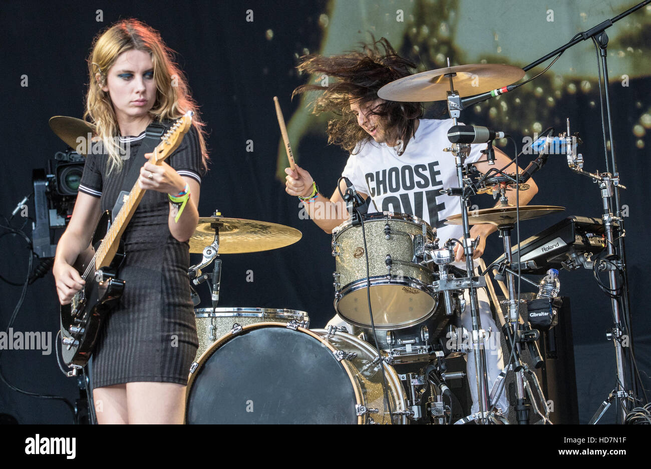 Wolf Alice performing at Bestival 2016 Featuring: Wolf Alice, Ellie ...