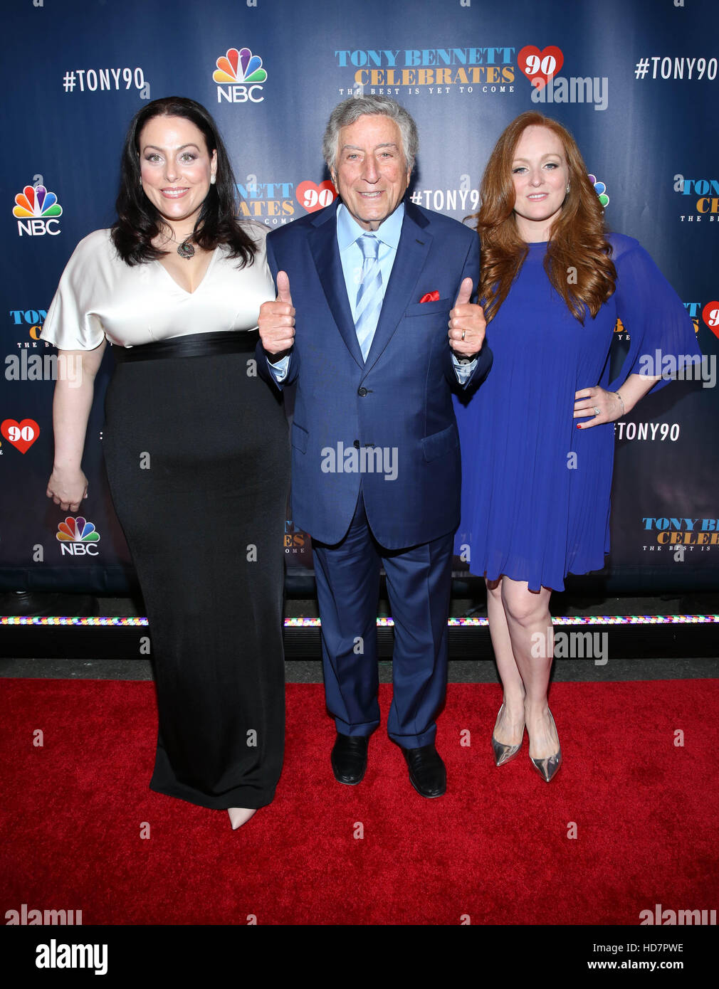 Tony bennett celebrates 90 hi-res stock photography and images - Alamy