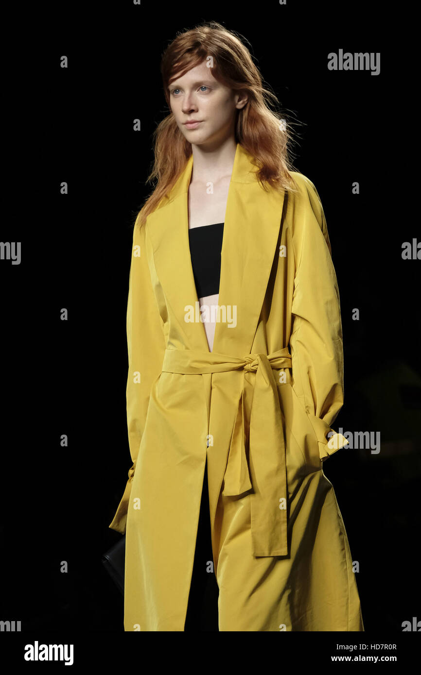 Madrid Fashion Week Spring/summer 2017/18 - Angel Schlesser' - Catwalk ...