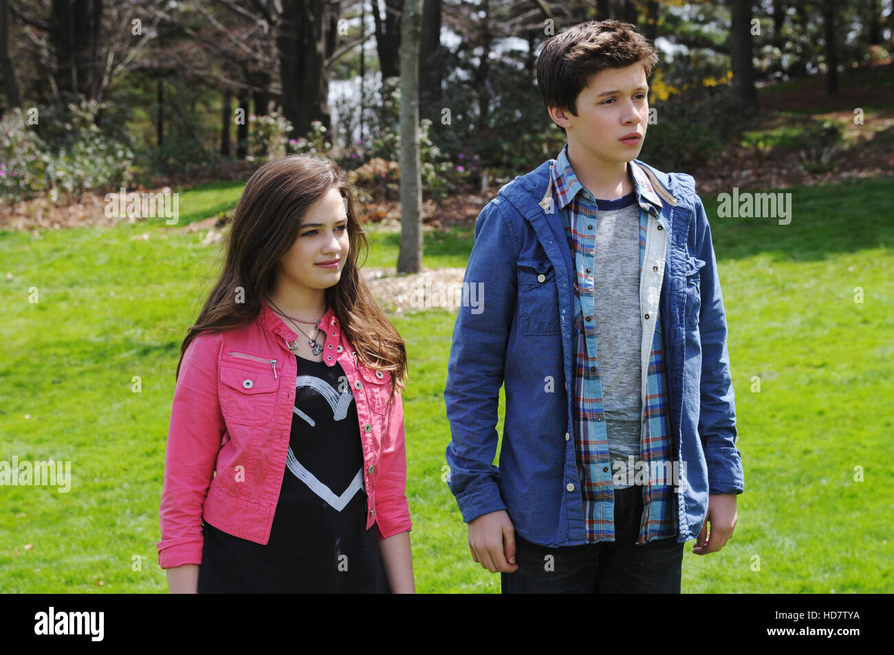 FRENEMIES, (from left): Mary Mouser, Nick Robinson, 2012. photo: John ...