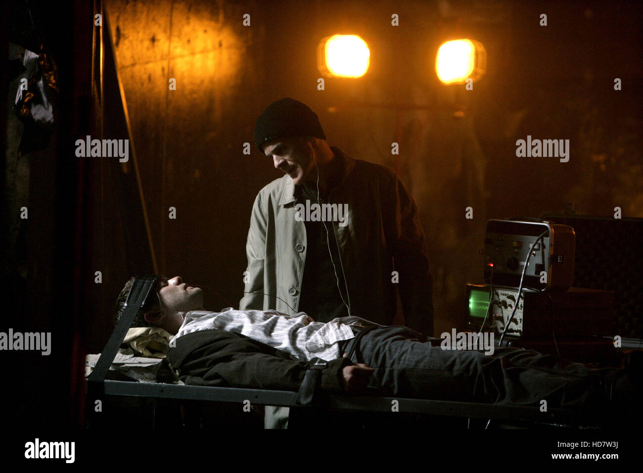 FRINGE, Joshua Jackson, Michael Kelly, 'The Arrival', (Season 1 ...