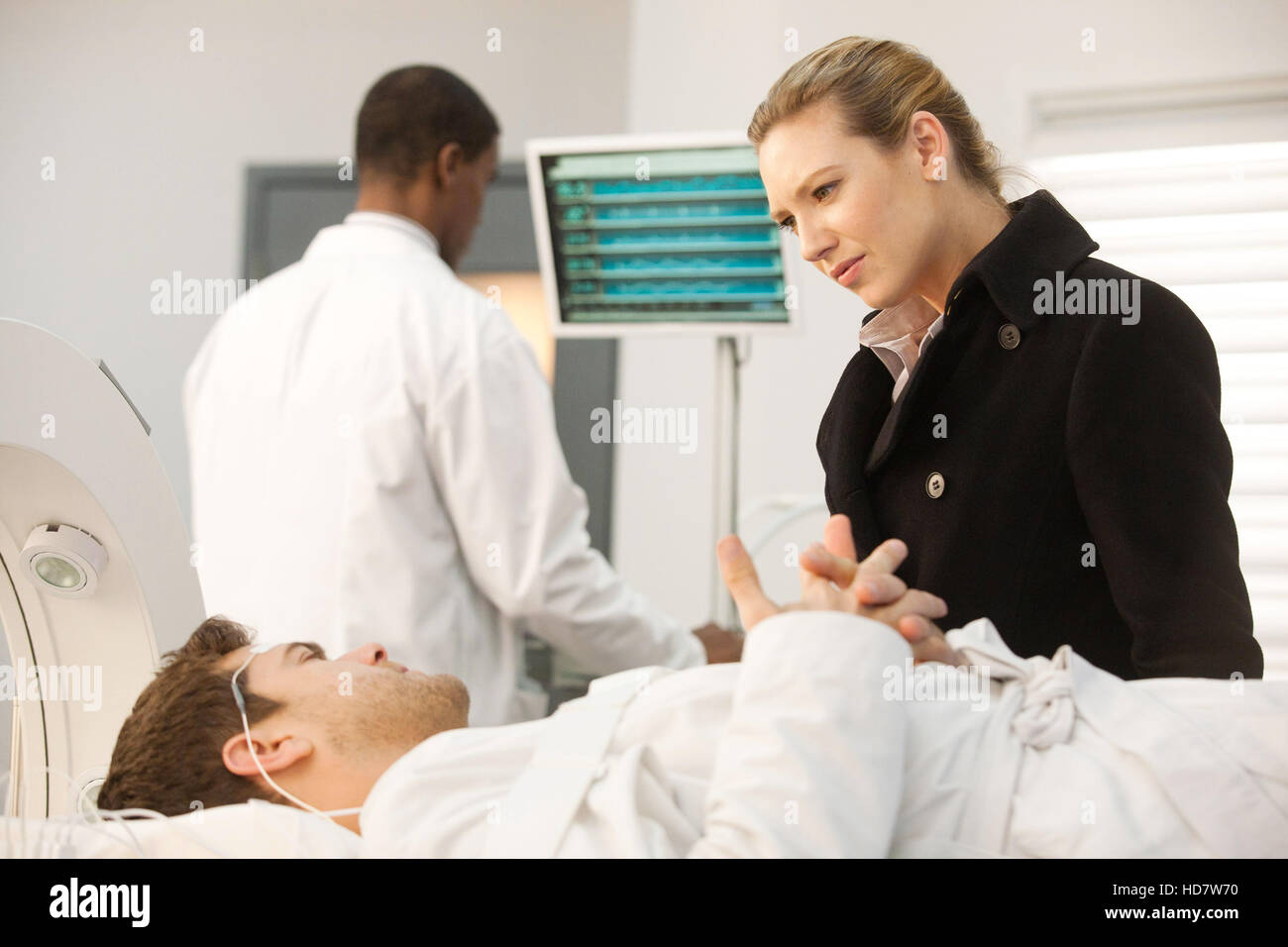 FRINGE, (from left) Joshua Jackson, Anna Torv, 'Reciprocity', (Season 3 ...