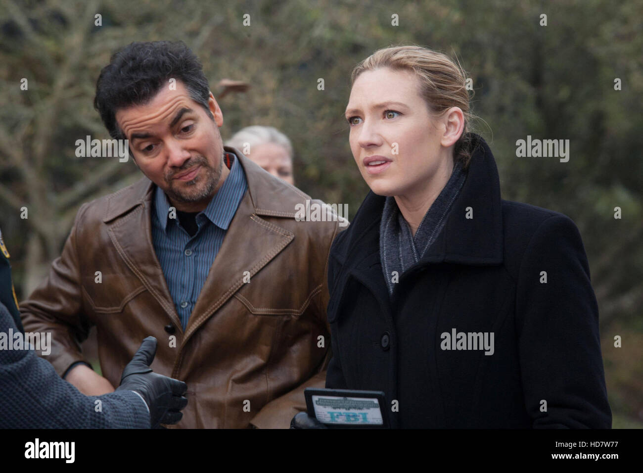 FRINGE, (from left): Kevin Corrigan, Anna Torv, 'The Last Sam Weiss ...