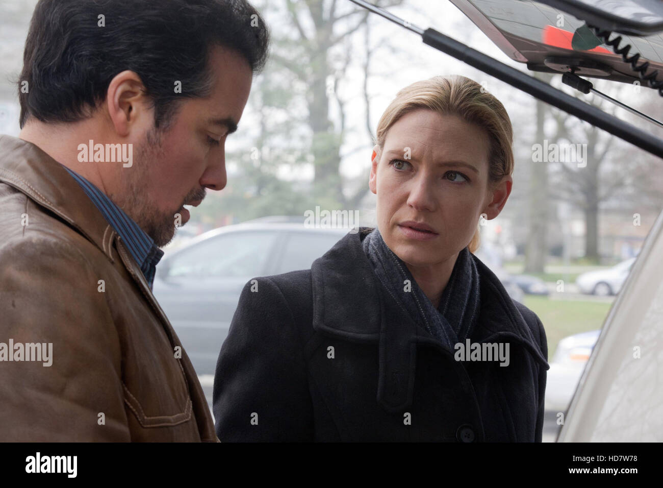 FRINGE, (from left): Kevin Corrigan, Anna Torv, 'The Last Sam Weiss ...