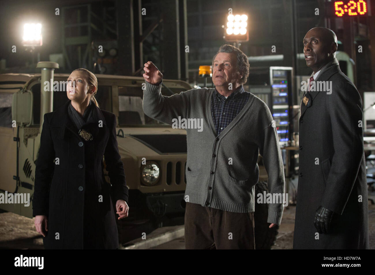 FRINGE, (from left): Anna Torv, John Noble, Lance Reddick, 'The Day We ...