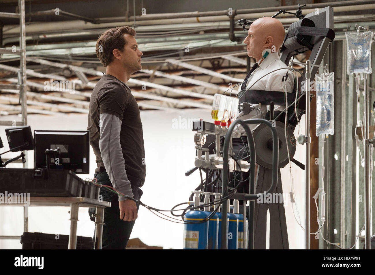 FRINGE, left: Joshua Jackson in 'An Origin Story' (Season 5, Episode 5 ...