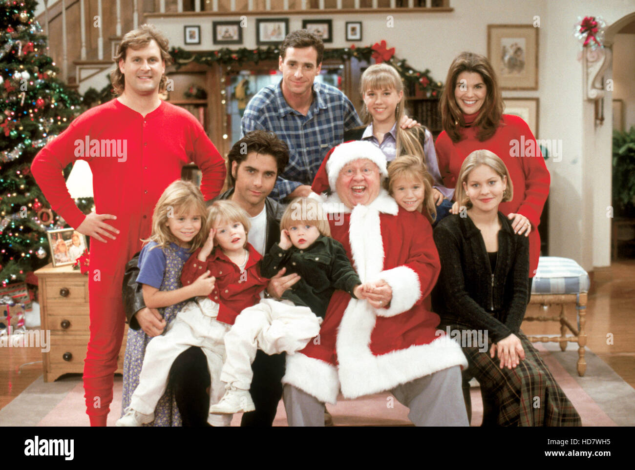 FULL HOUSE, Standing: Dave Coulier, Bob Saget, Jodie Sweetin, Lori ...