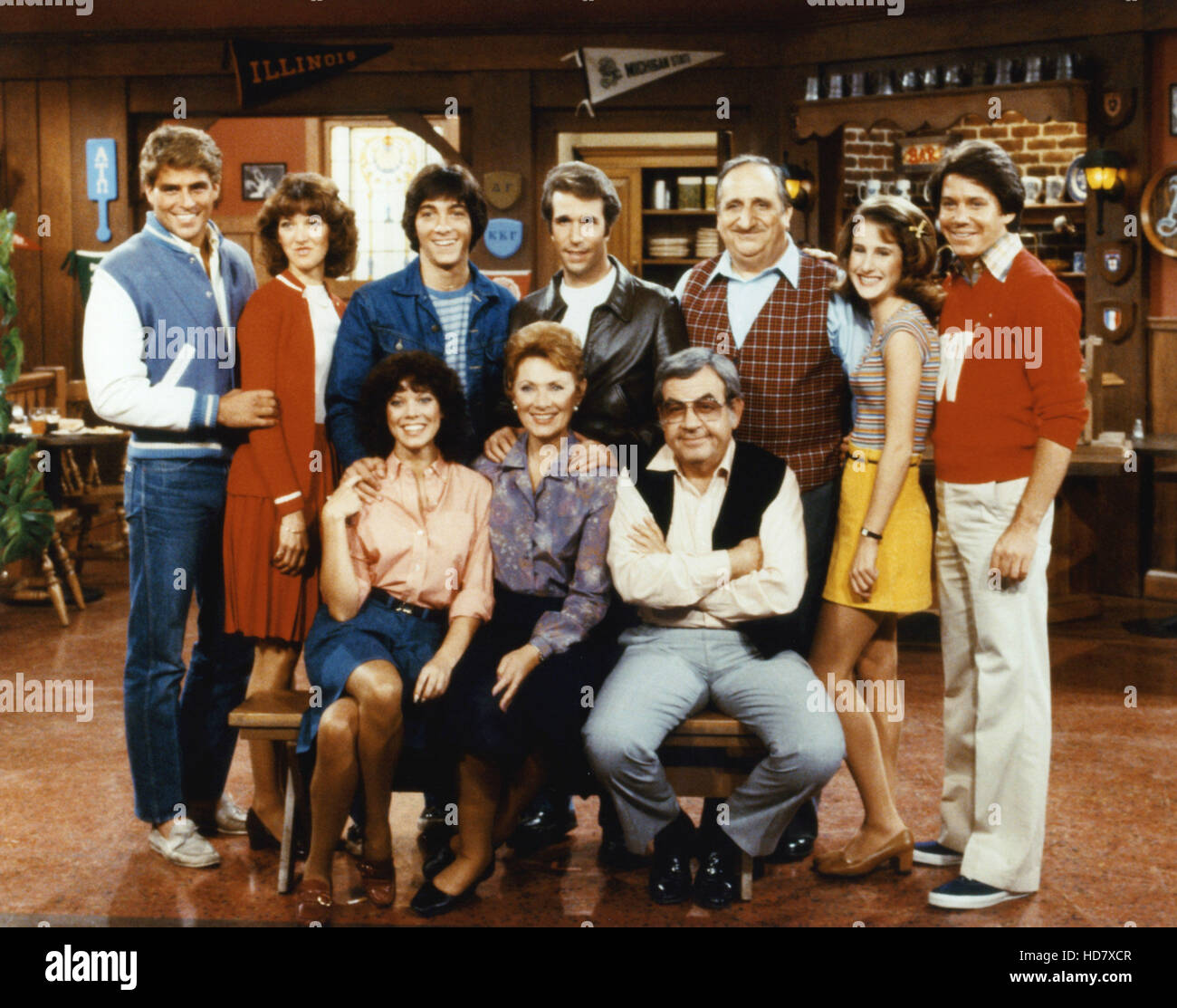 HAPPY DAYS, Back Row (l to r): Ted McGinley, Lynda Goodfriend, Scott ...
