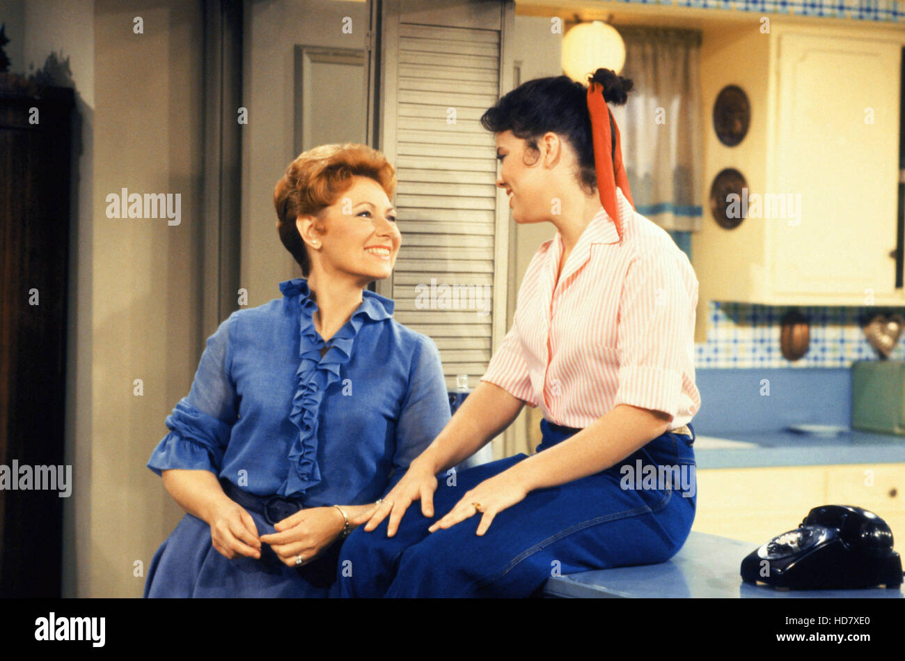 HAPPY DAYS, Marion Ross, Erin Moran, 1974-84, photo: © Paramount ...