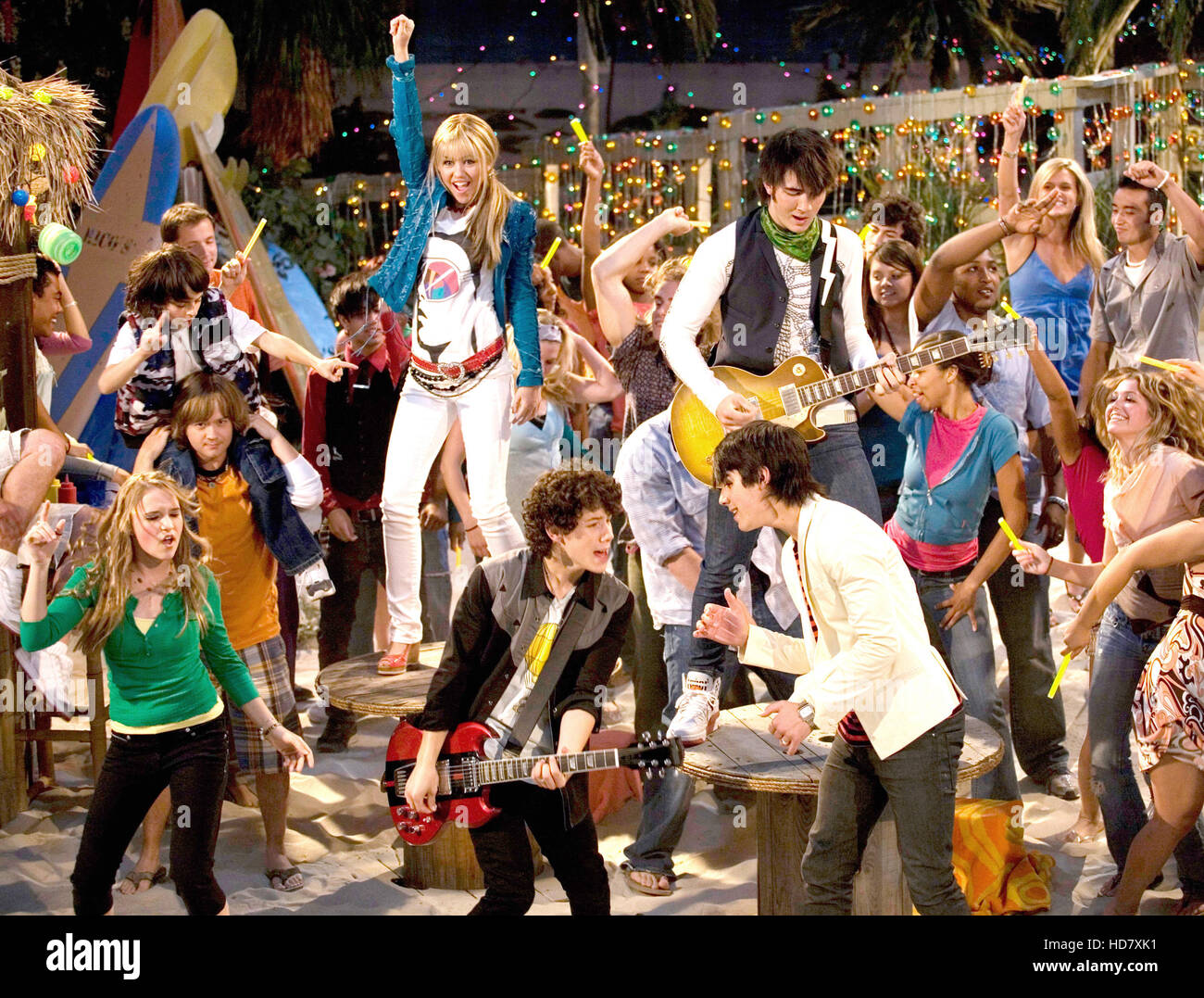 HANNAH MONTANA, Emily Osment, Miley Cyrus, Nick Jonas, Kevin Jonas, Joe Jonas, 'Me and Mr. Jonas ...