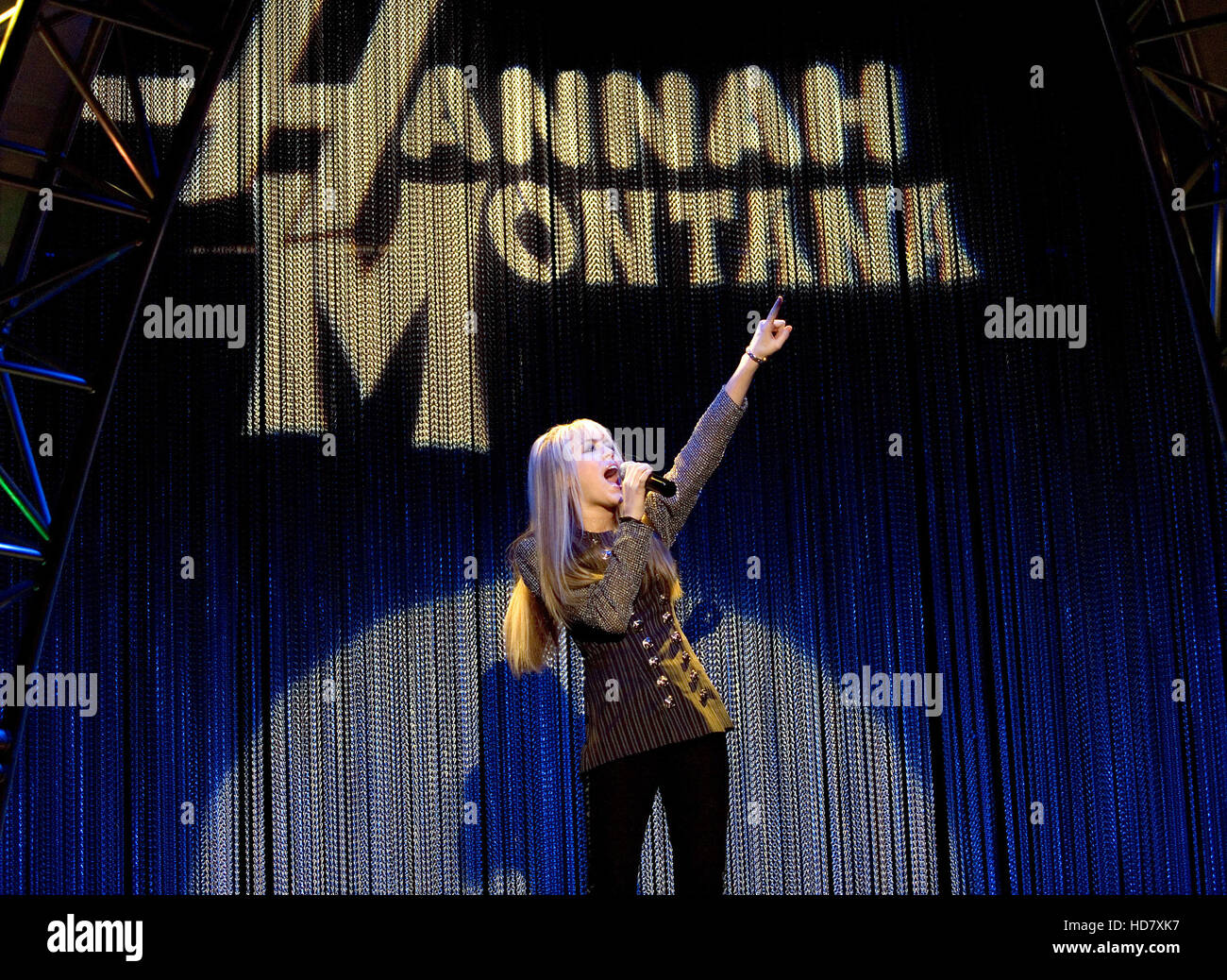 HANNAH MONTANA, Miley Cyrus, 'Get Down Study-Udy-Udy', (Season 2 ...