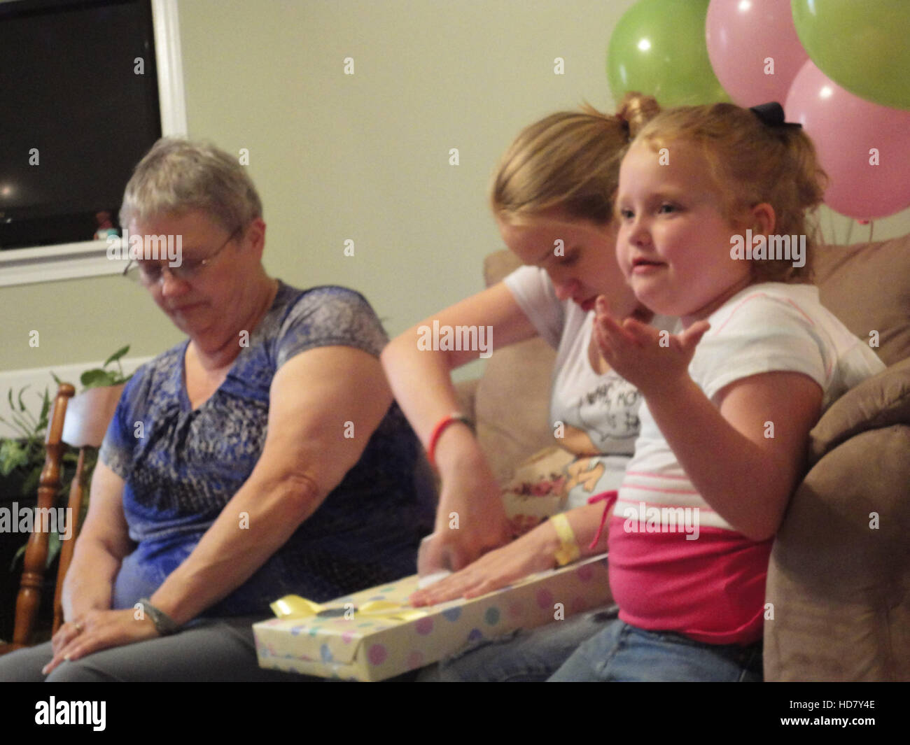 HERE COMES HONEY BOO BOO, Alana 'Honey Boo Boo' Thompson (right ...
