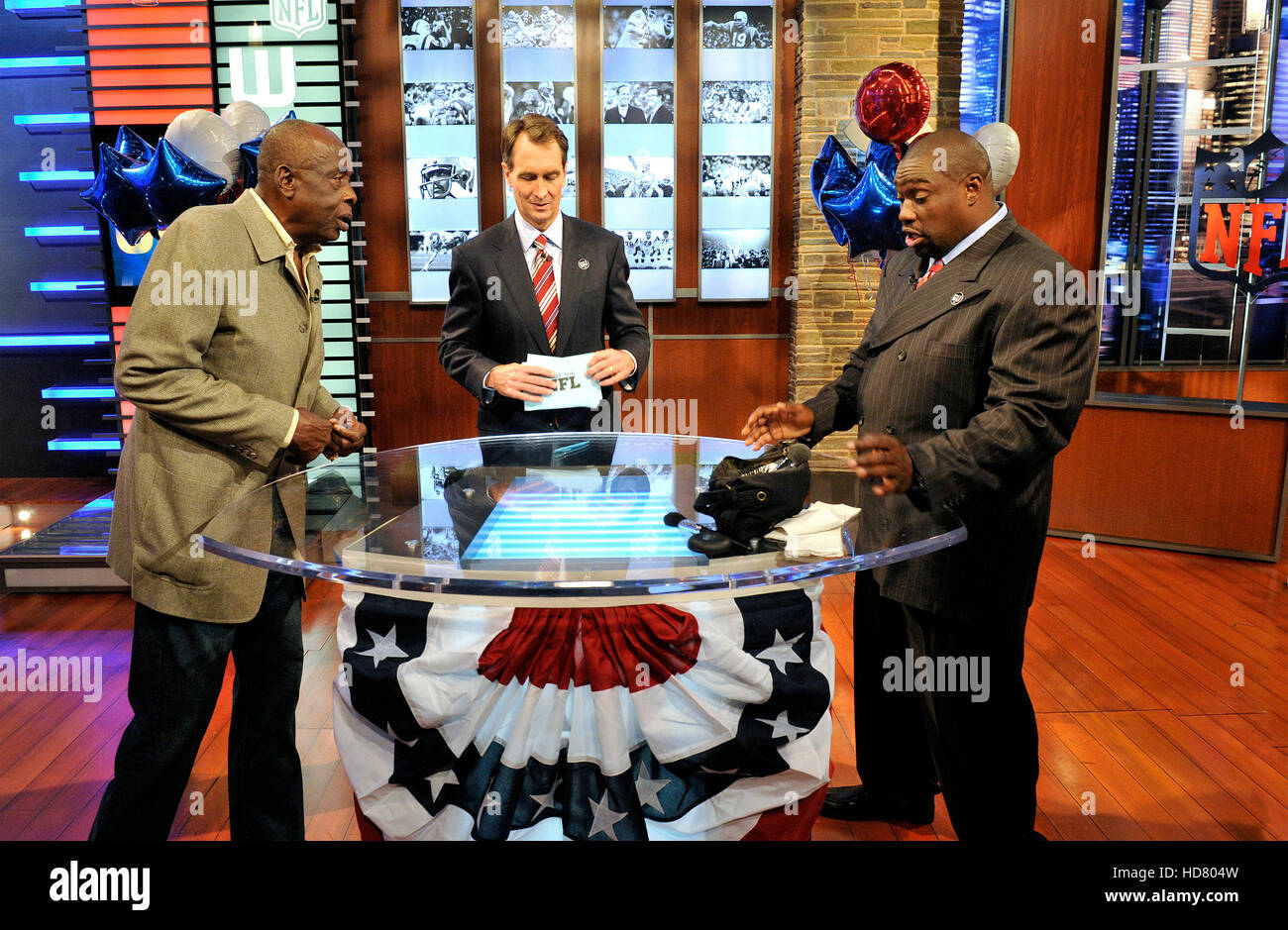 INSIDE THE NFL (aka INSIDE THE NFL ON SHOWTIME), from left: Deacon ...