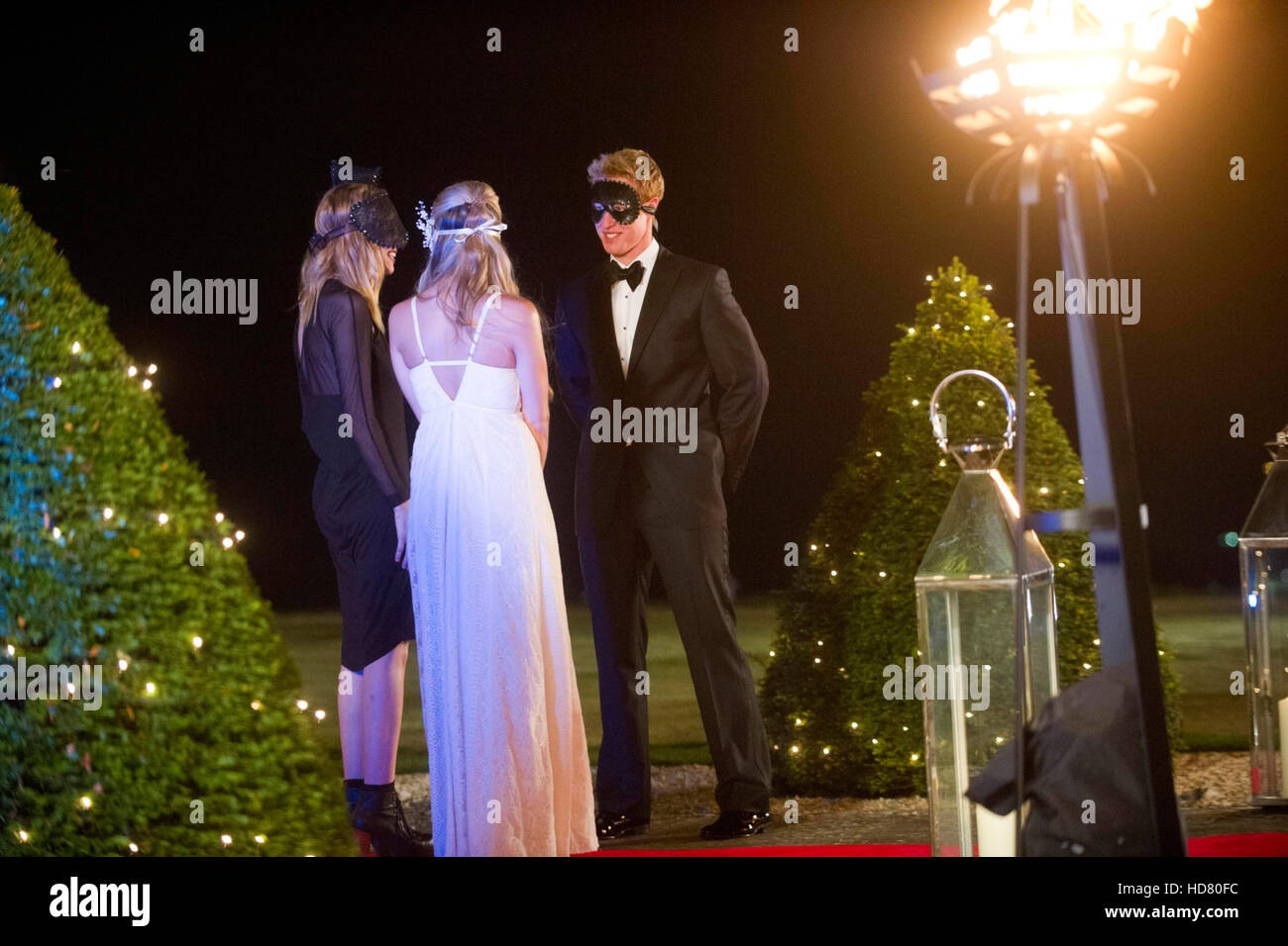 I WANNA MARRY HARRY (aka I WANNA MARRY 'HARRY'), Matthew Hicks (right ...