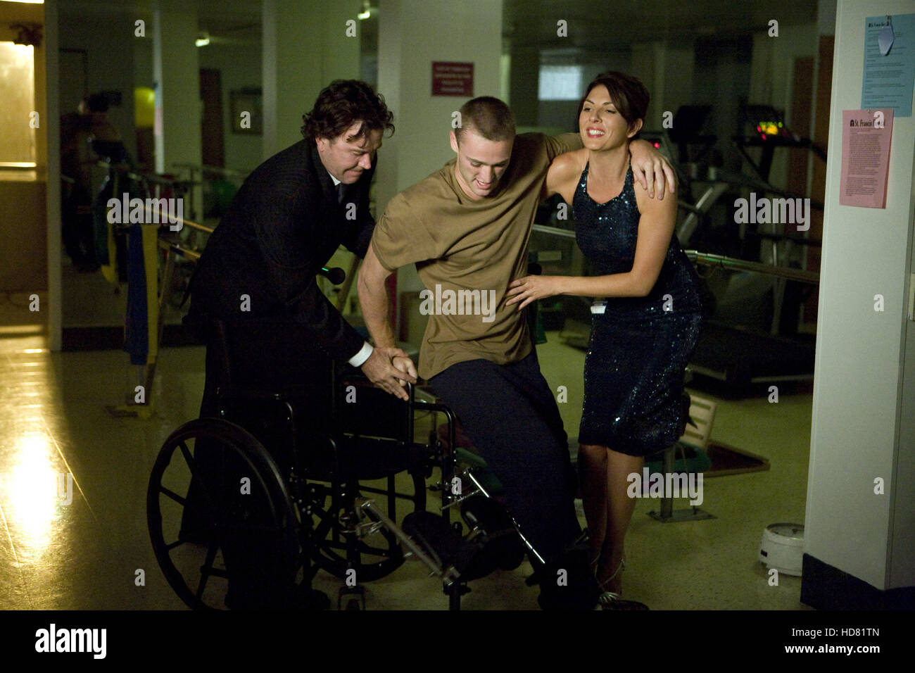 LEVERAGE, (from left): Timothy Hutton, Jake McLaughlin, Gina Bellman ...