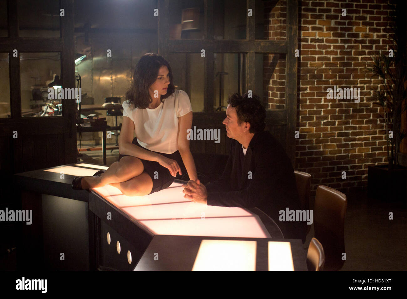 LEVERAGE, l-r: Gina Bellman, Timothy Hutton in 'The Low, Low Price Job ...