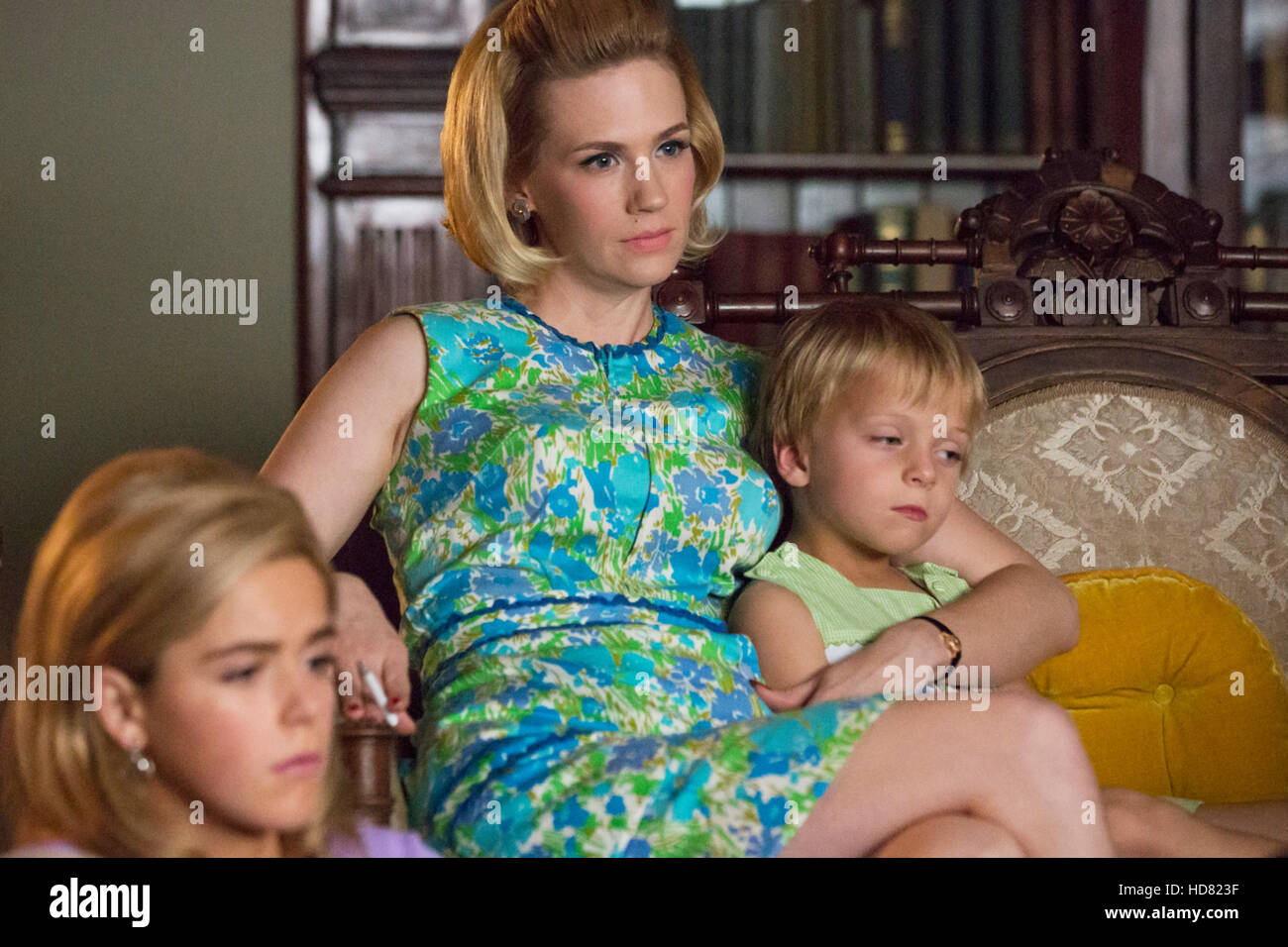 MAD MEN, (from left): Kiernan Shipka, January Jones, Evan/Ryder Londo ...