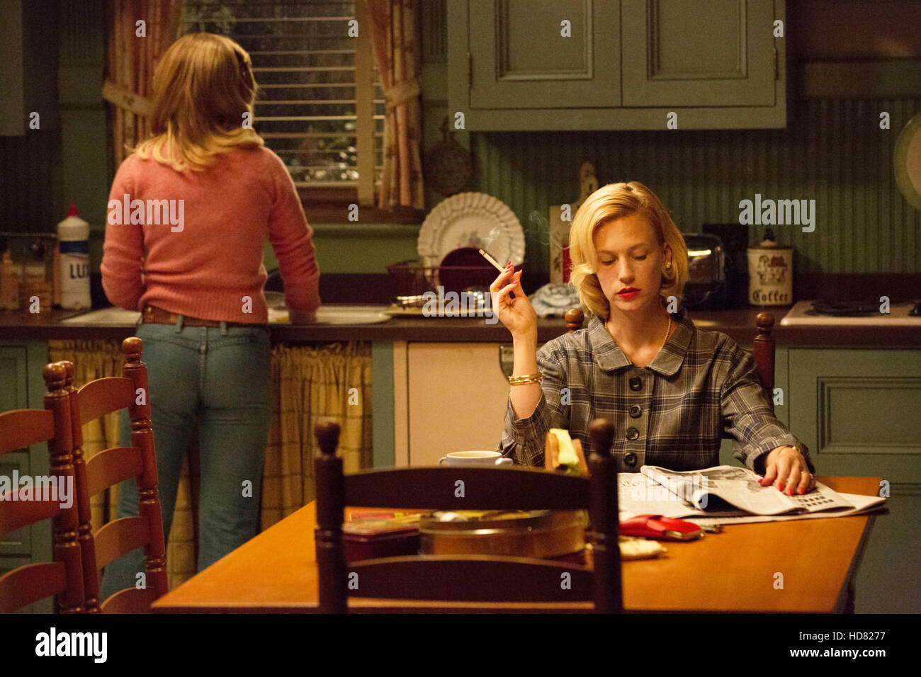 Kiernan Shipka Mad Men Smoking