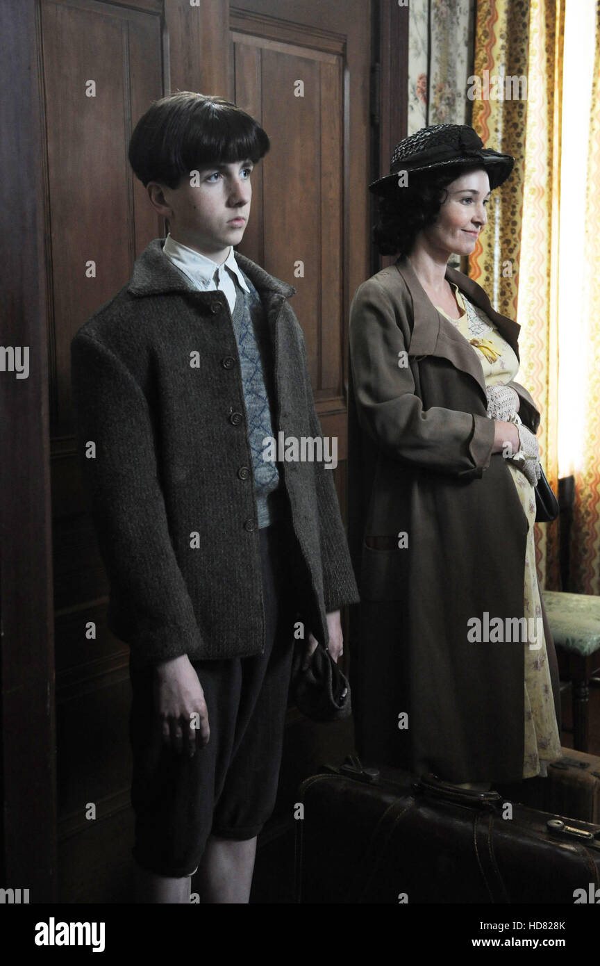 MAD MEN, (from left): Brandon Killham, Brynn Horrocks, 'The Collaborators', (Season 6, ep. 603 ...