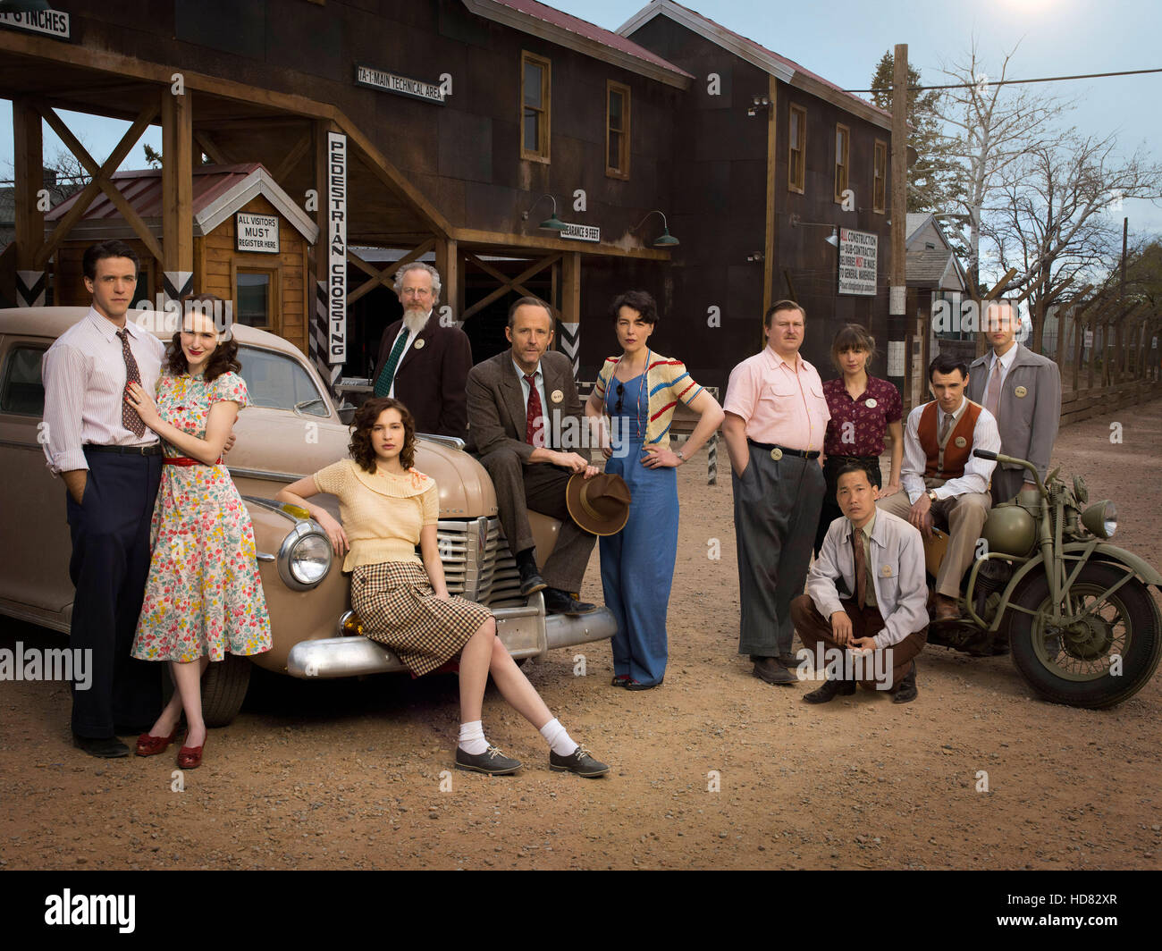 MANHATTAN, l-r: Ashley Zukerman, Rachel Brosnahan, Alexia Fast, Daniel ...