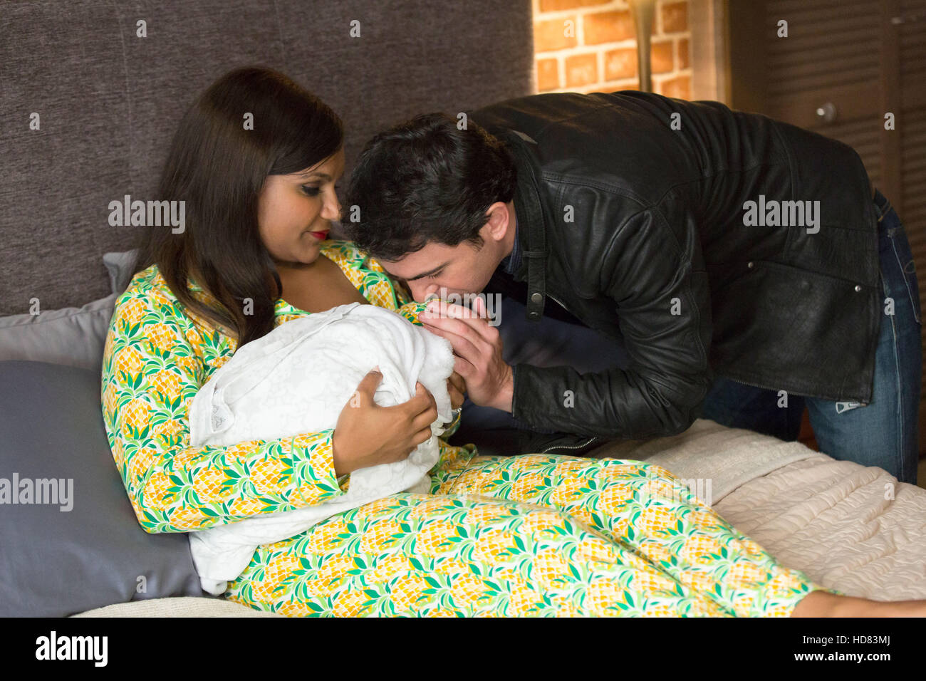 THE MINDY PROJECT, (from left): Mindy Kaling, Chris Messina, 'Leo ...