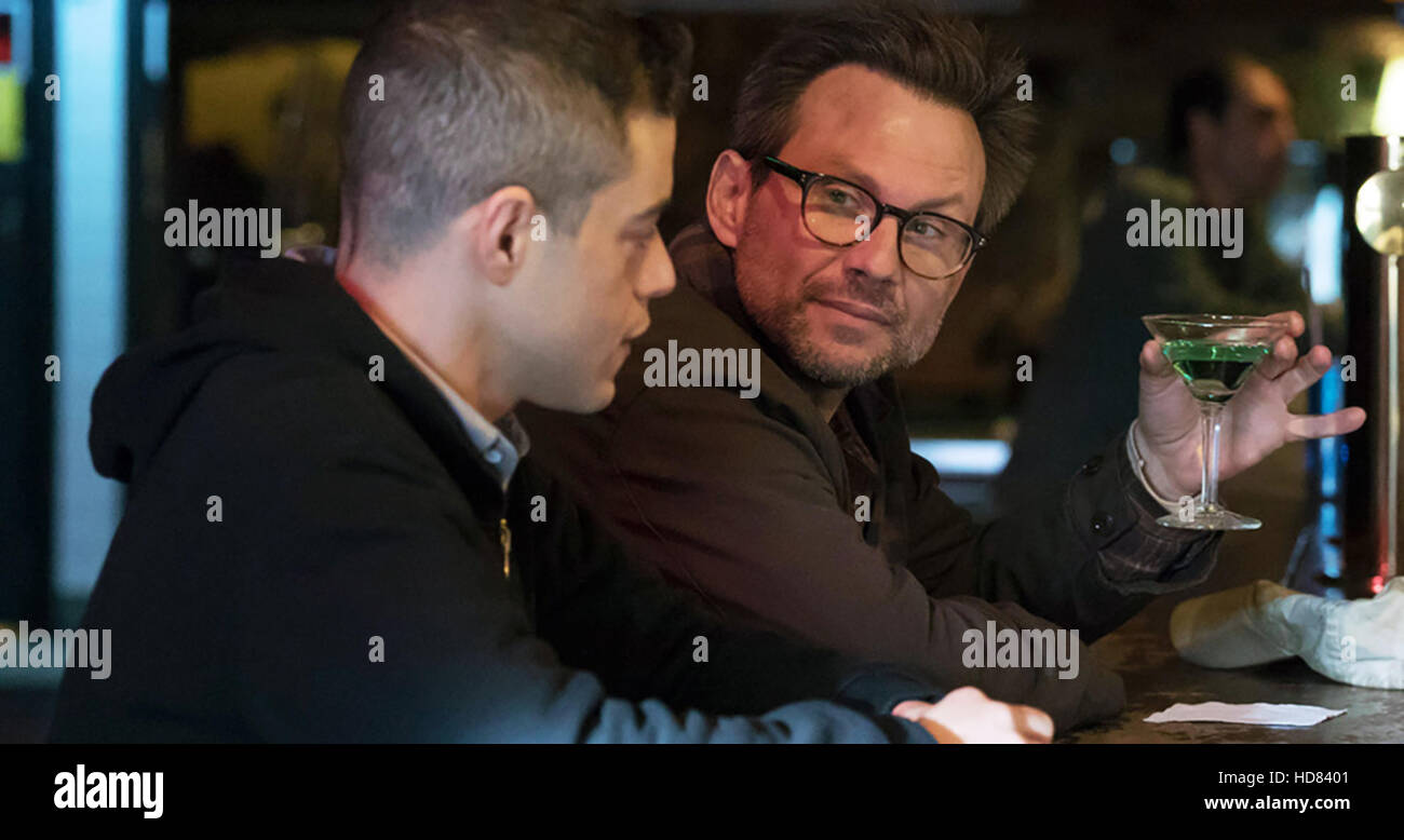 MR. ROBOT, l-r: Rami Malek, Christian Slater in 'eps1.2 d3bug.mkv ...
