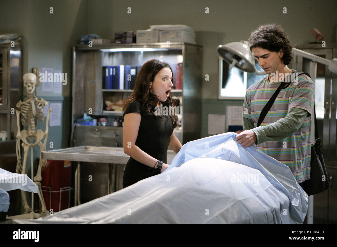 THE NEW ADVENTURES OF OLD CHRISTINE, (from left): Julia Louis-Dreyfus ...