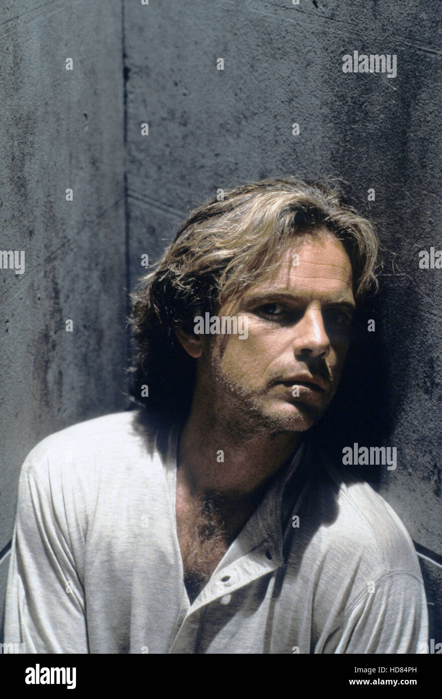 NOWHERE MAN, Bruce Greenwood, 1995-96. © Touchstone Television ...