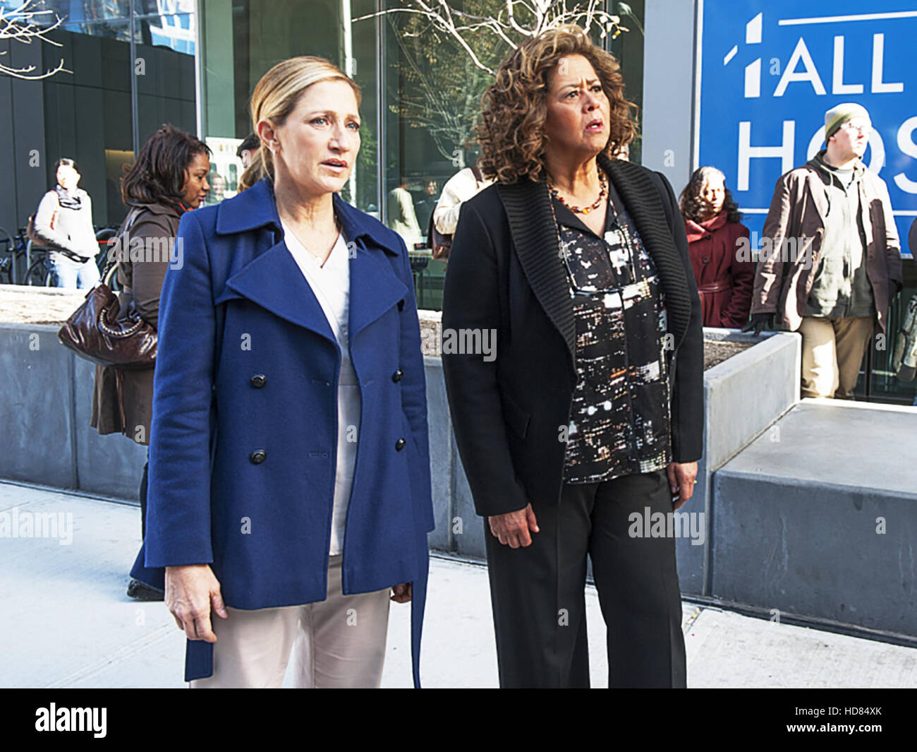 NURSE JACKIE, l-r: Edie Falco, Anna Deavere Smith in 'High Noon ...