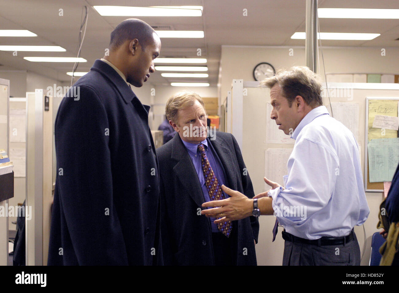 NYPD BLUE, (I Kid You Not), Henry Simmons, Gordon Clapp, Christopher ...