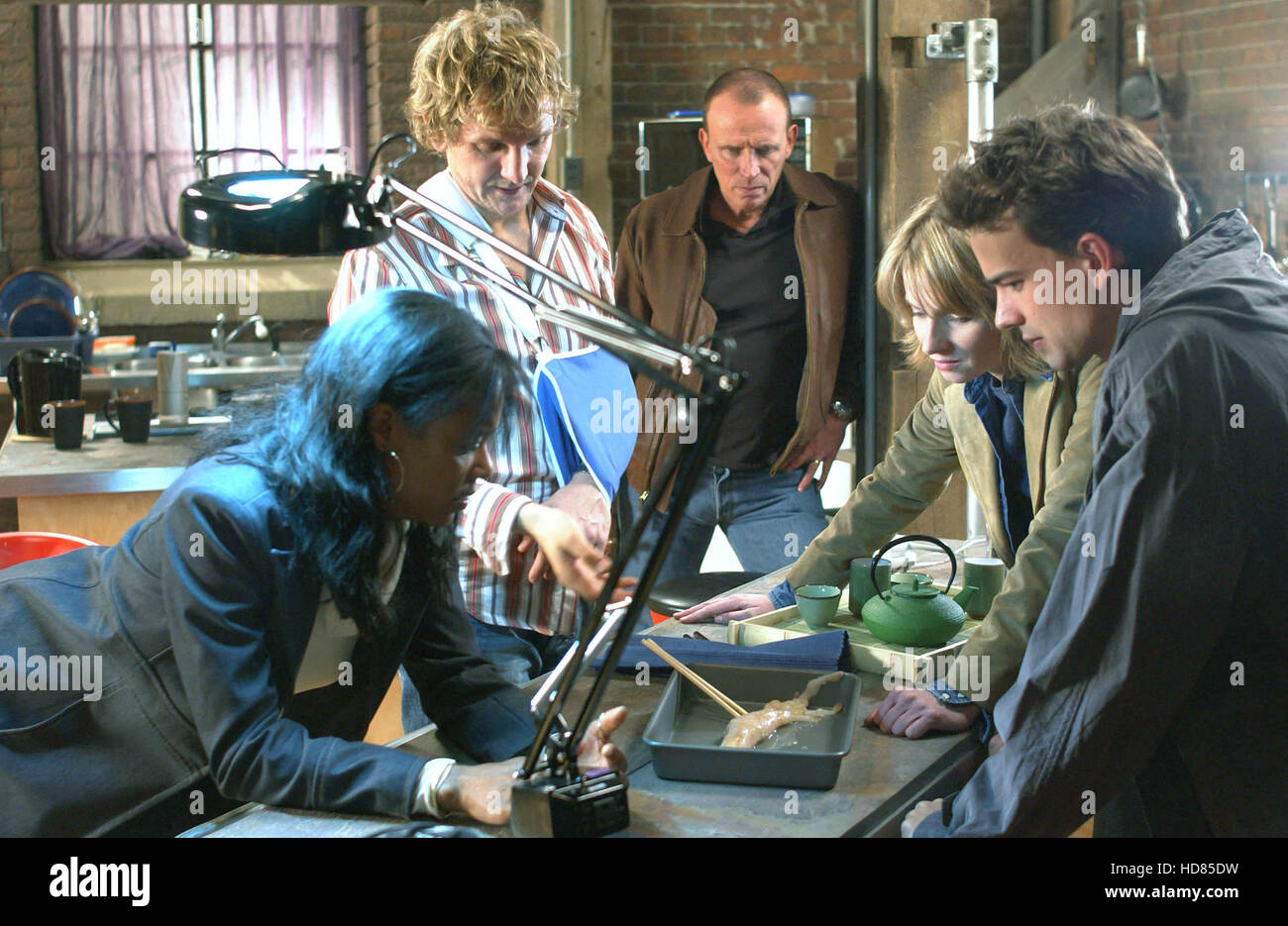 ODYSSEY 5, 2002, Leslie Silva, Sebastian Roche, Peter Weller, Tamara ...