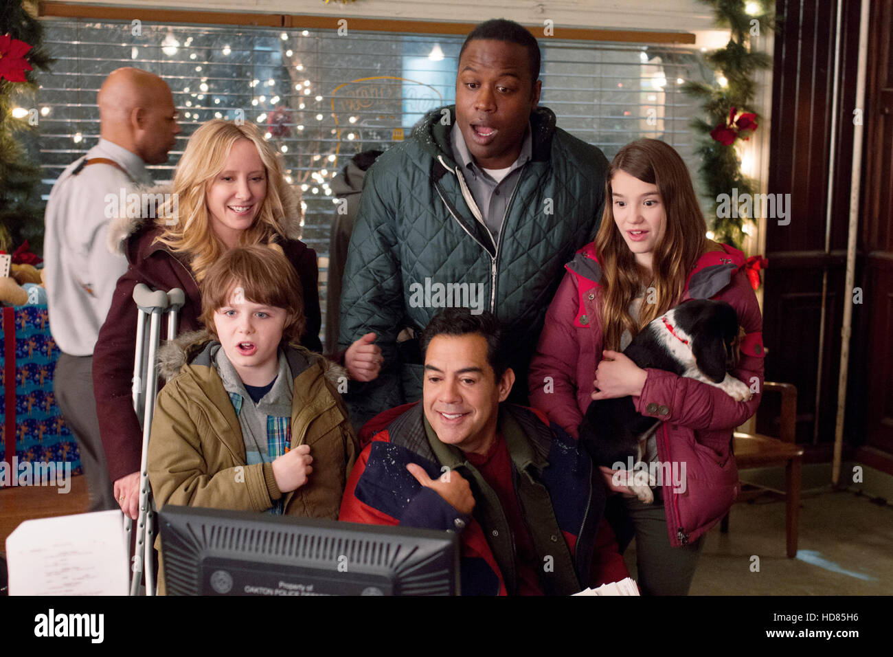 ONE CHRISTMAS EVE, (from left): Anne Heche, Griffin Kane, Carlos Gomez ...