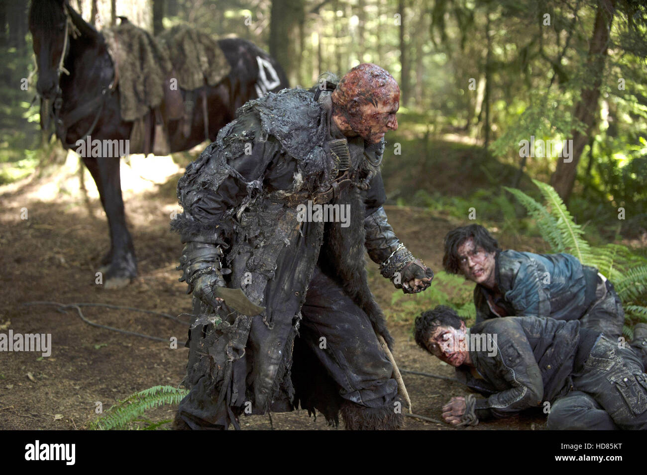 THE 100, l-r: Joseph Gatt, Bob Morley, Thomas McDonell in 'The 48 ...