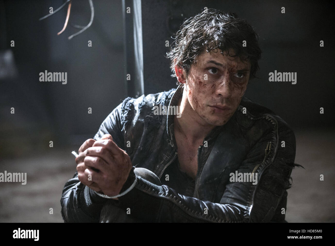 THE 100, Bob Morley in 'Inclement Weather' (Season 2, Episode 2, aired ...