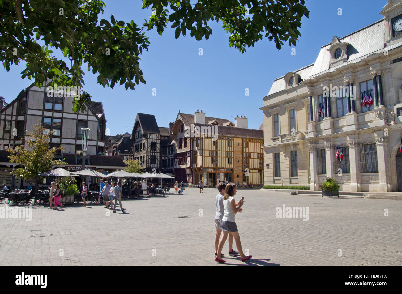 Troyes Place A Israel Stock Photo - Alamy
