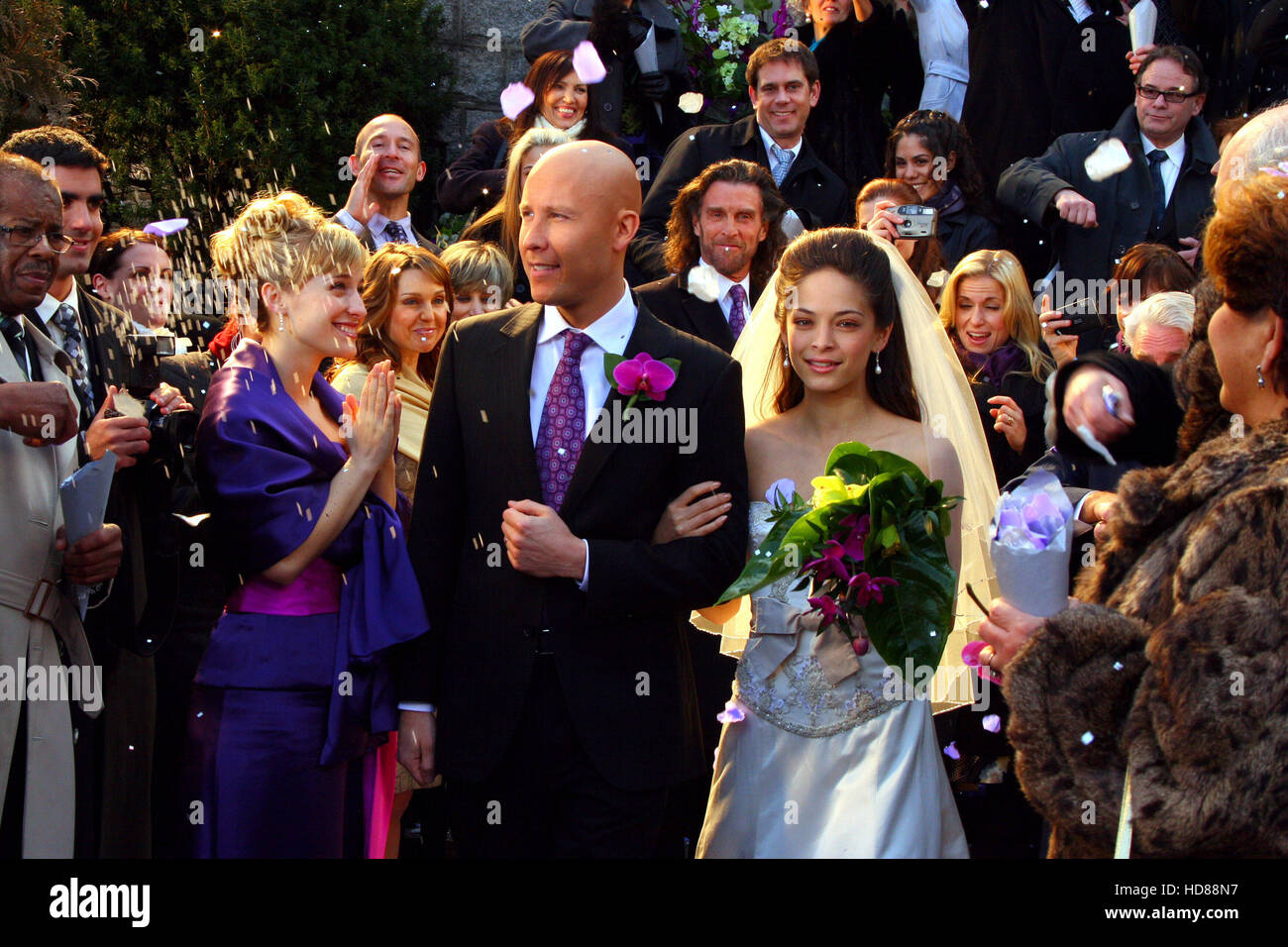 SMALLVILLE, Allison Mack, Michael Rosenbaum, John Glover, Kristen Kreuk ...