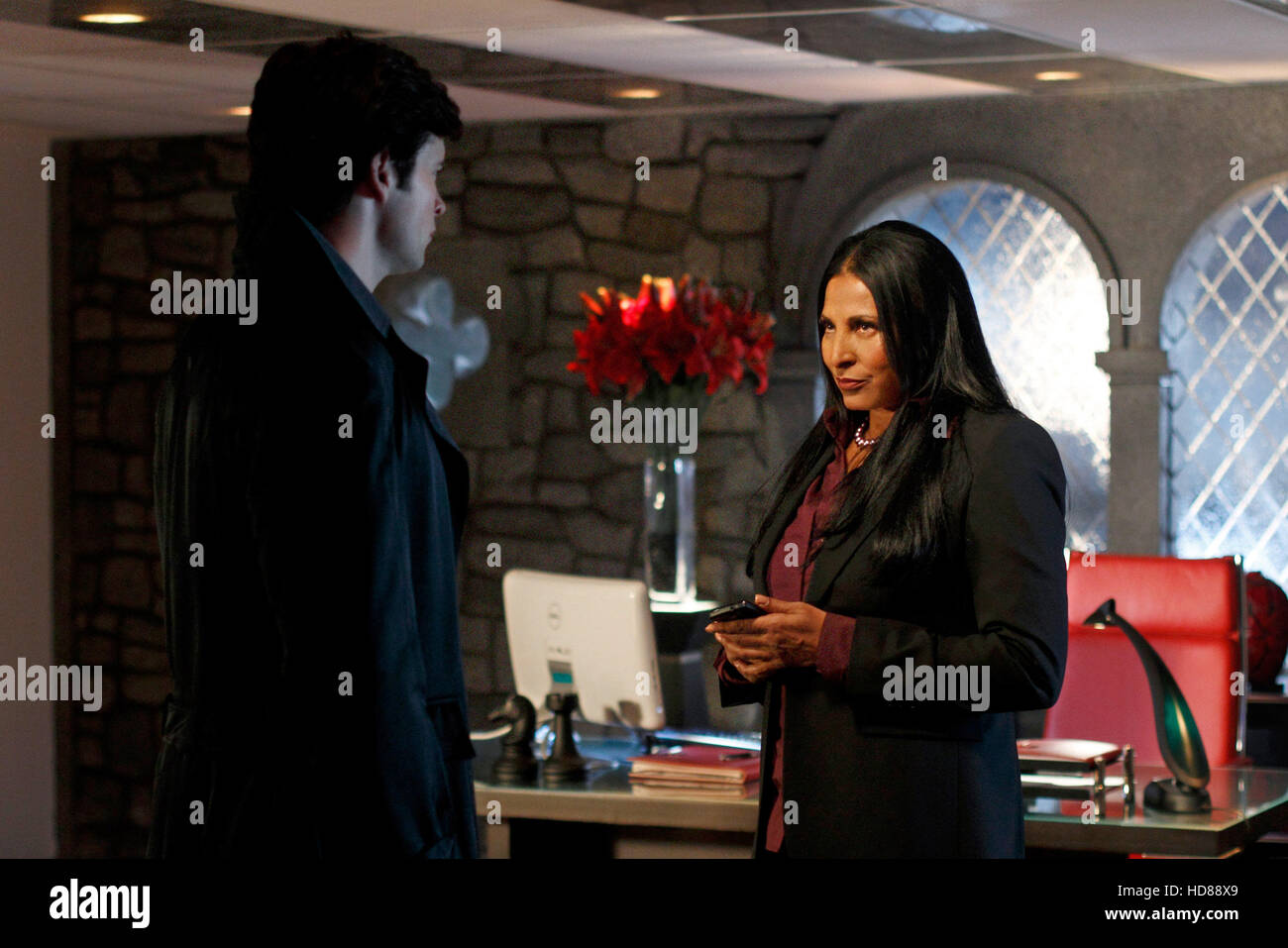SMALLVILLE, (from left): Tom Welling, Pam Grier, 'Checkmate', (Season 9 ...