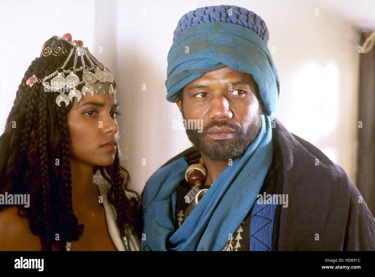 SOLOMON AND SHEBA, Halle Berry (l.), ?, 1995, (c)Showtime Networks ...