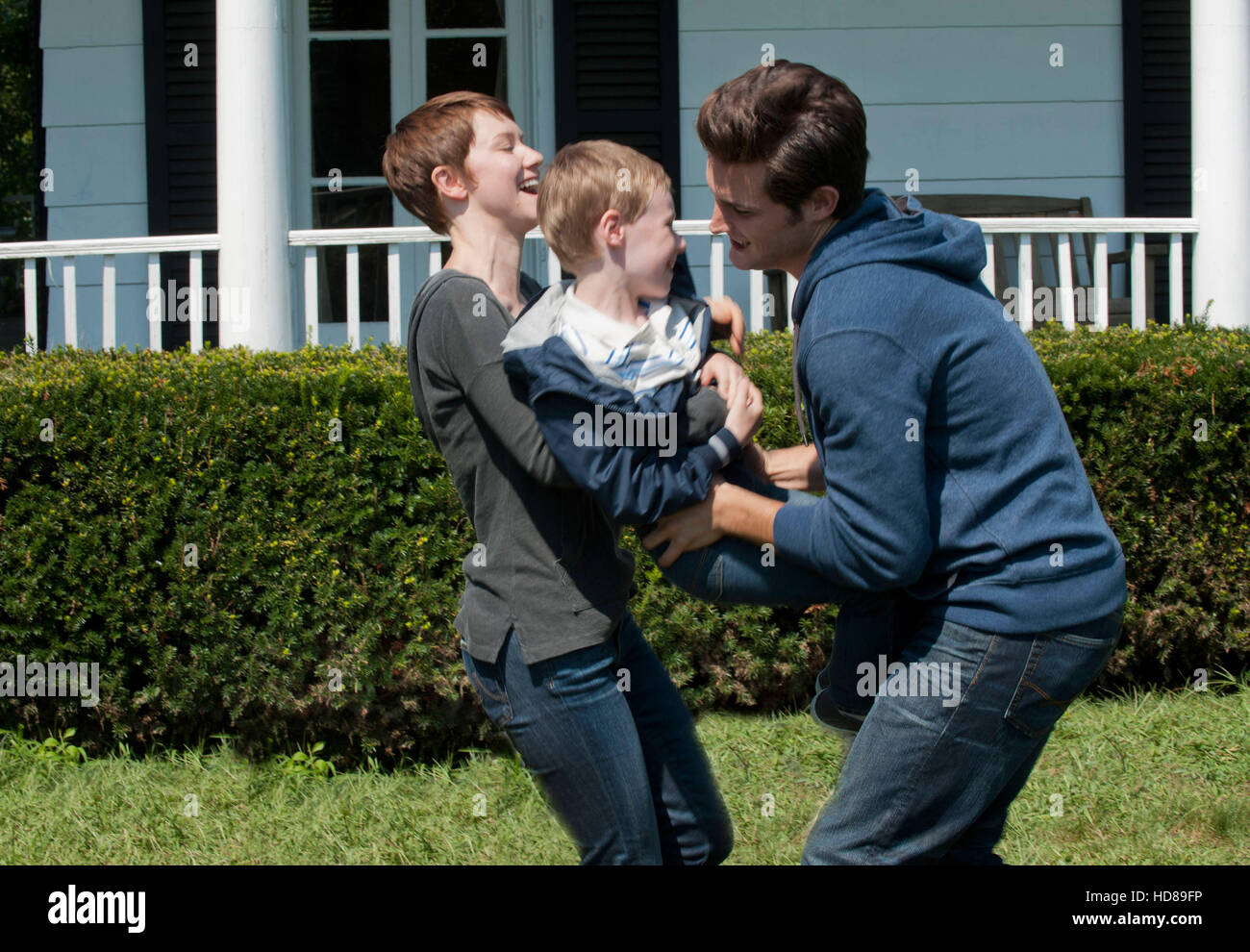 THE FOLLOWING, l-r: Valorie Curry, Kyle Catlett, Nico Tortorella in ...