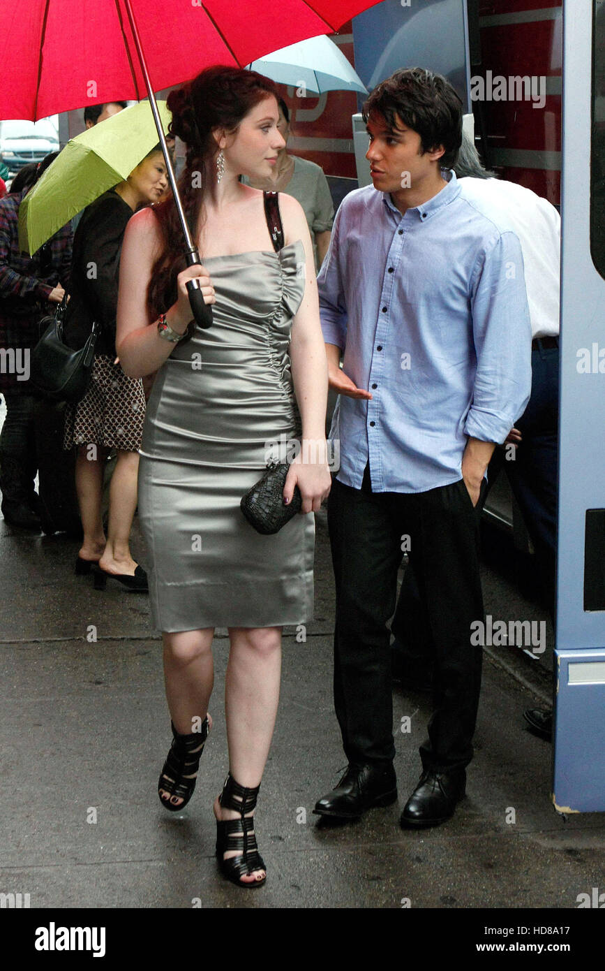 GOSSIP GIRL, from left: Michelle Trachtenberg, Chris Riggi, 'Rufus ...