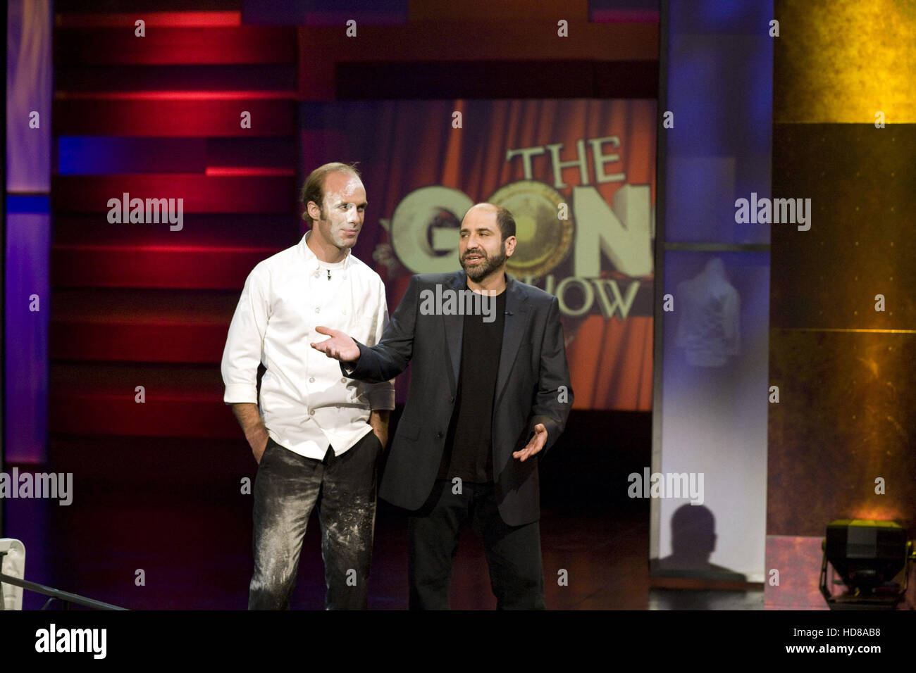 THE GONG SHOW WITH DAVE ATTELL, contestant, host Dave Attell (right ...
