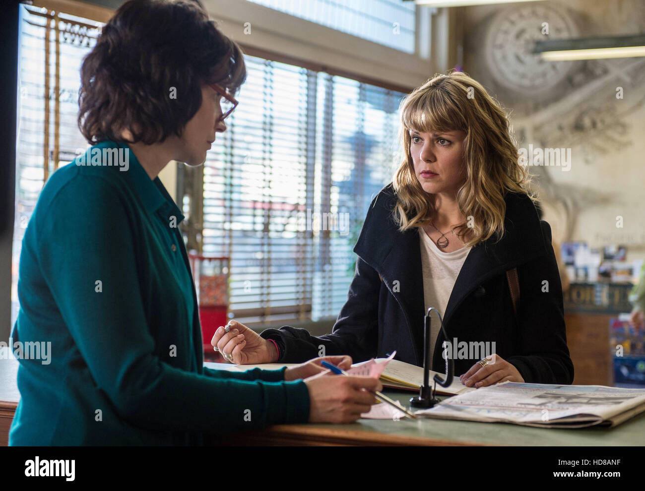 GRACEPOINT, l-r: Alisen Down, Sarah-Jane Potts, (Season 1, Episode 2 ...
