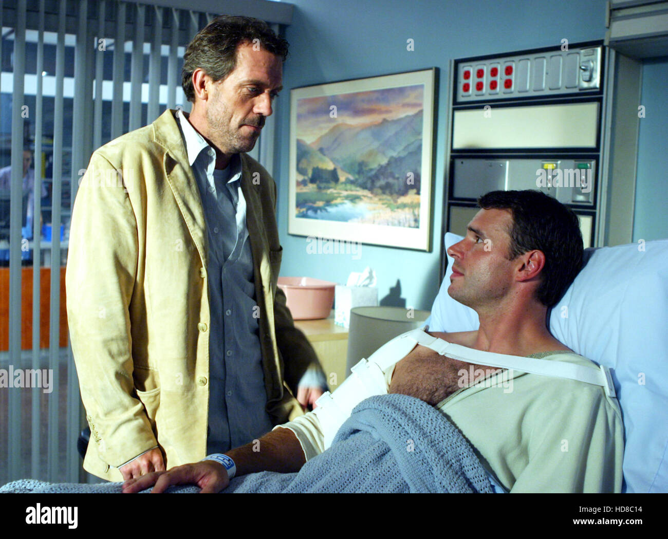 HOUSE, Hugh Laurie, Scott Foley, 'Sports Medicine', (Season 1, ep. 112 ...