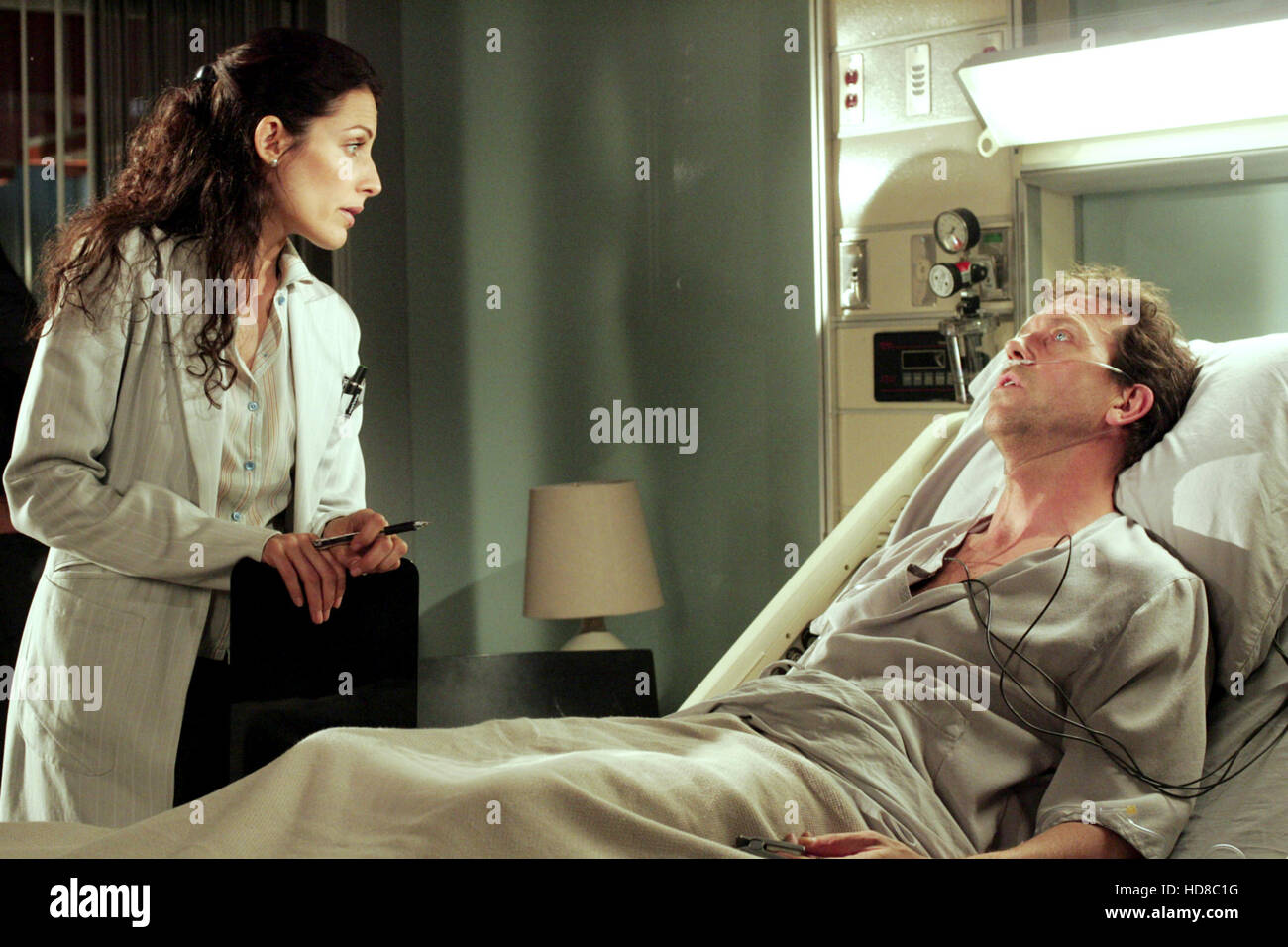 HOUSE, Lisa Edelstein, Hugh Laurie, 'Three Stories', (Season 1, ep. 121), 2004-, photo: Vivian ...