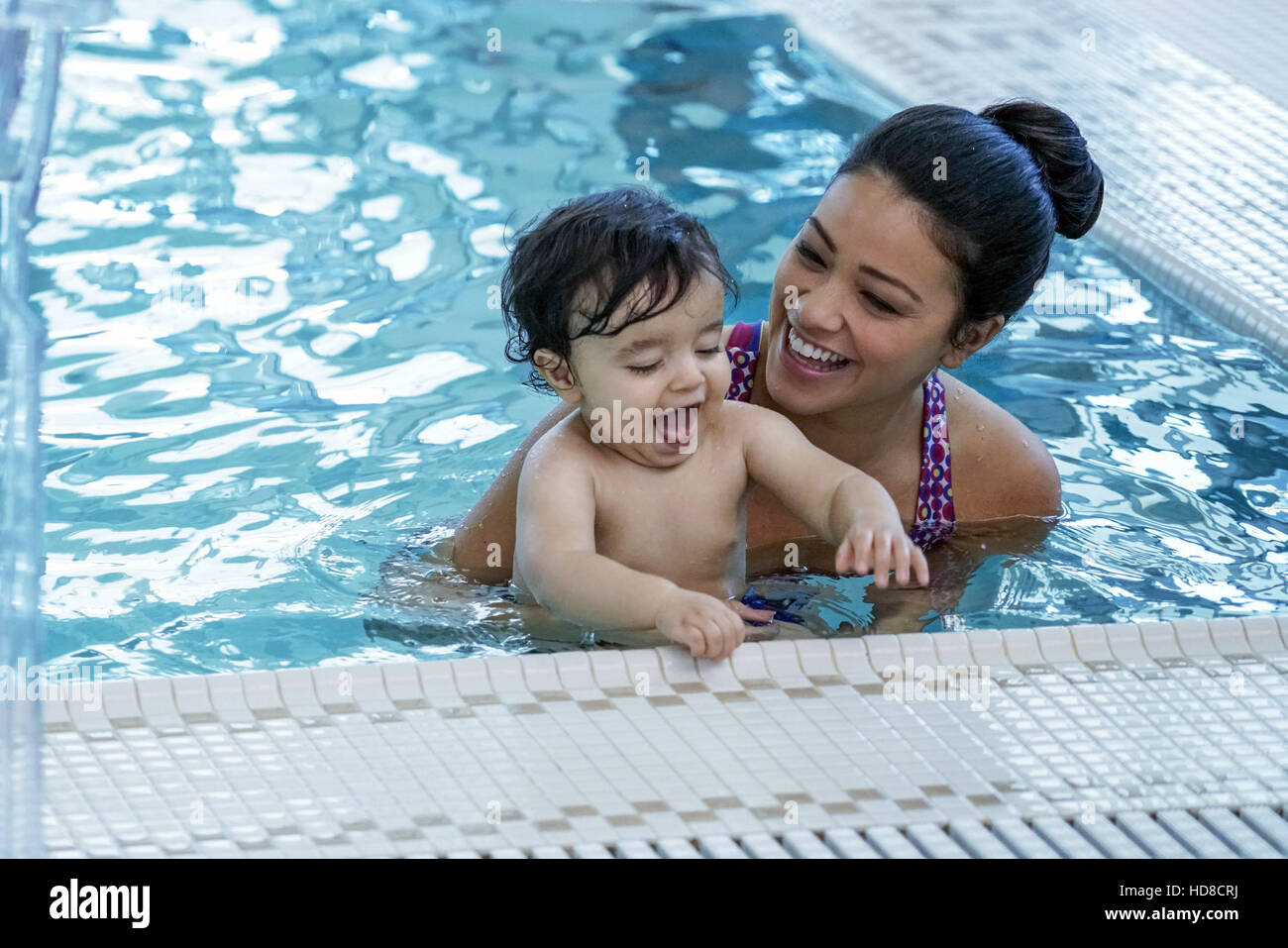 JANE THE VIRGIN, Gina Rodriguez, 'Chapter Thirty-Five', (Season 2, ep ...