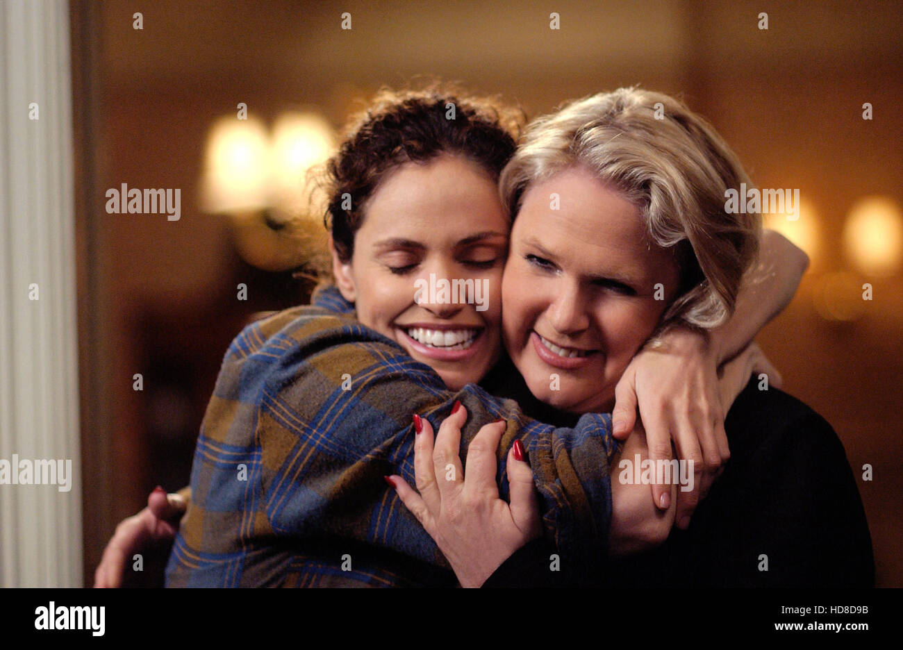 JUDGING AMY, "Maxine, Interrupted", Amy Brenneman and Sharon Gless ...