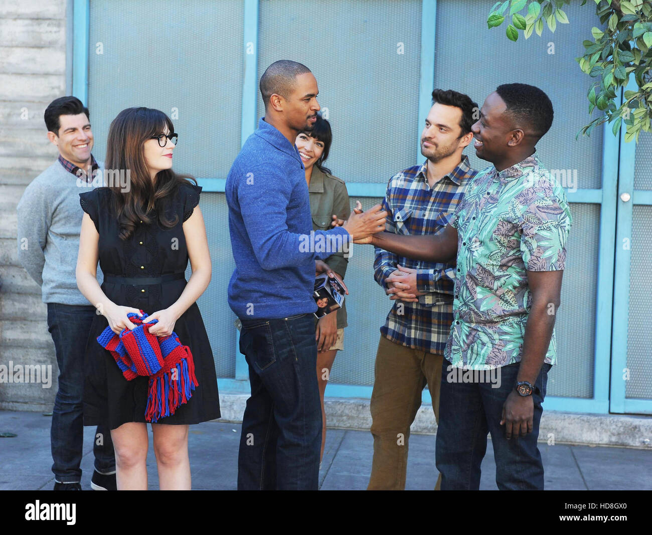 NEW GIRL, (from left): Max Greenfield, Zooey Deschanel, Damon Wayans Jr., Hannah Simone, Jake ...