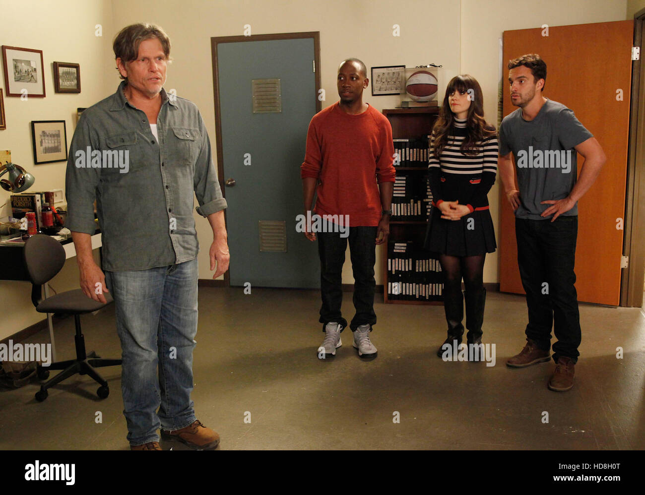NEW GIRL, (from left): Jeff Kober, Lamorne Morris, Zooey Deschanel ...