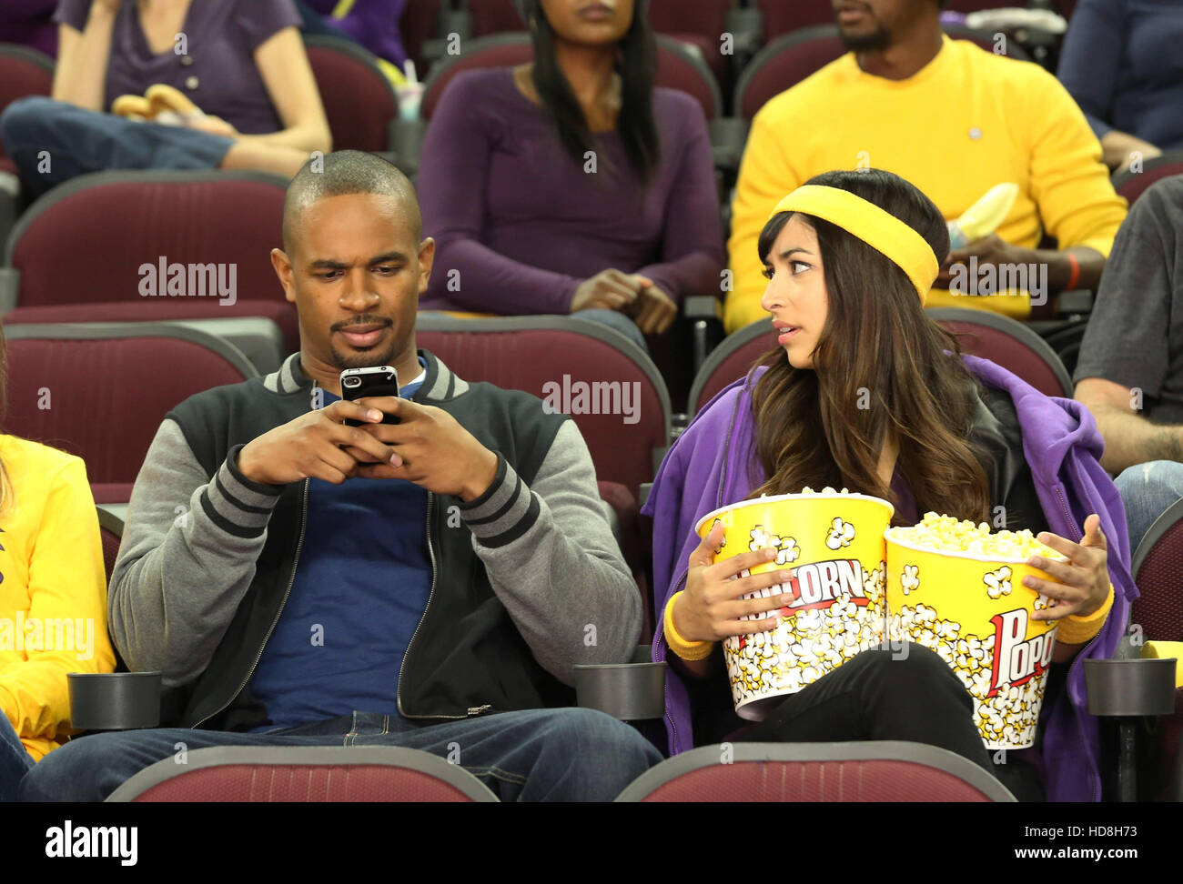 NEW GIRL, (from left): Damon Wayans Jr., Hannah Simone, 'Longest Night ...